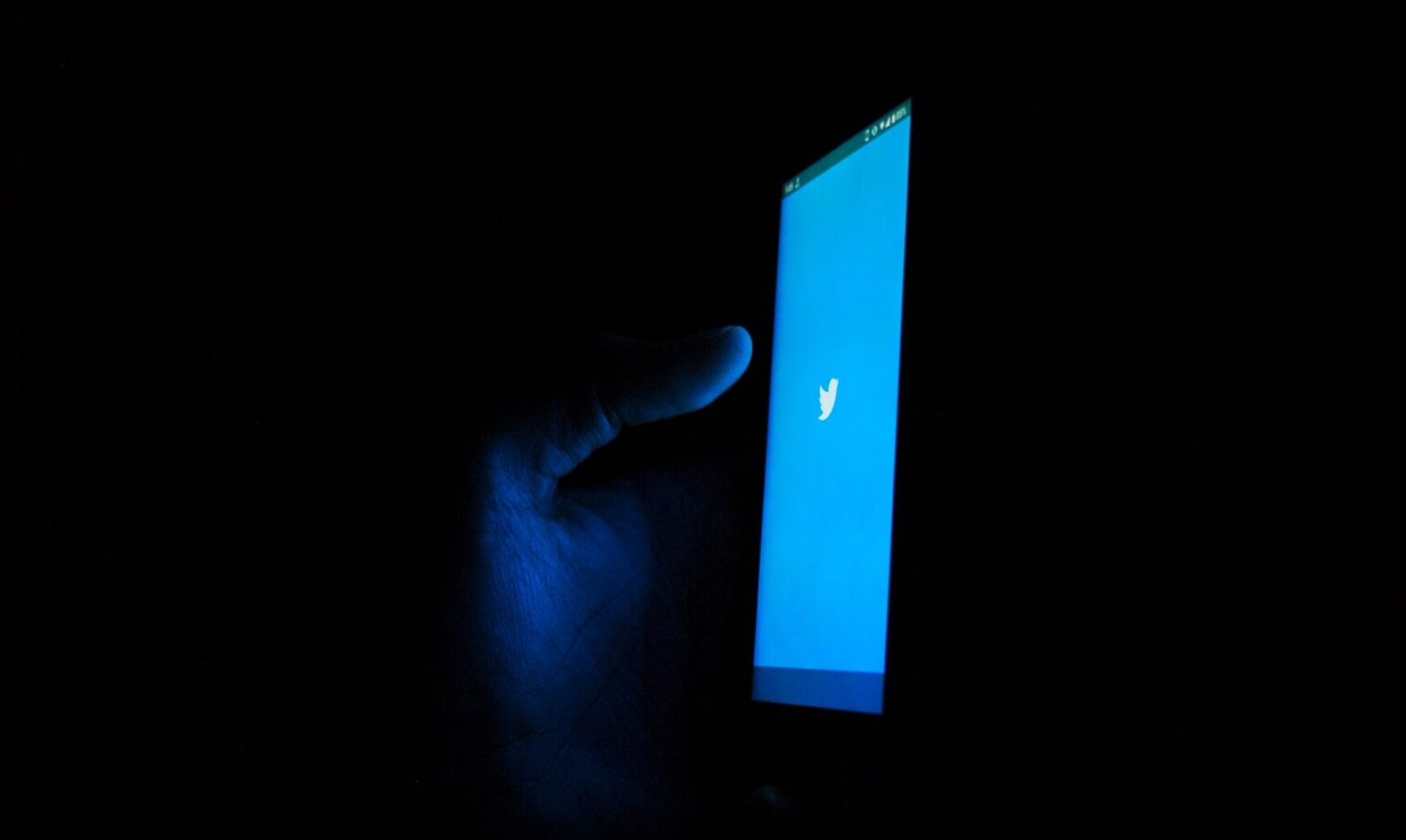 How to easily use multiple Twitter accounts to engage different audiences